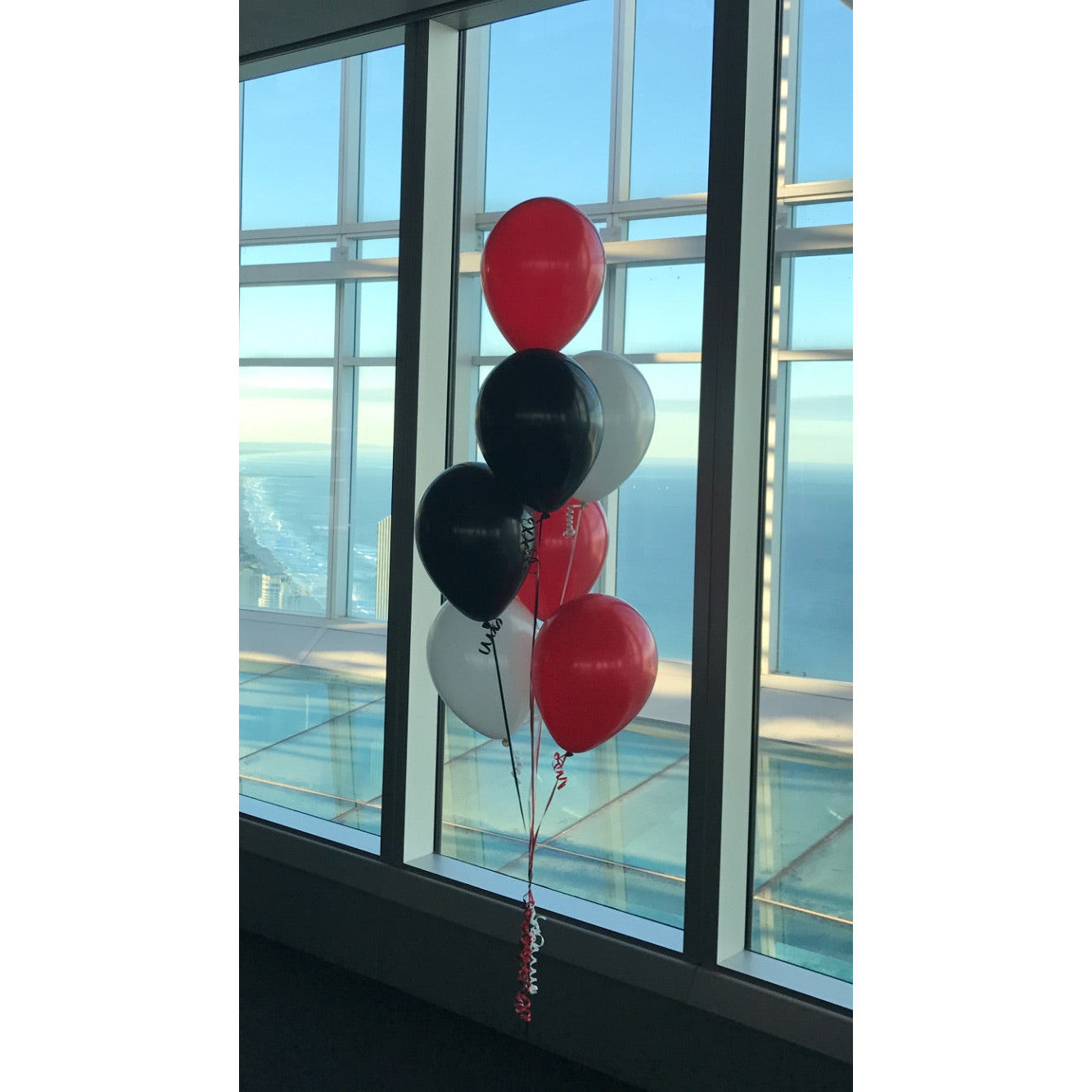 7 Balloon Floor Arrangement (10-12 hours float time) – Balloon HQ Gold ...